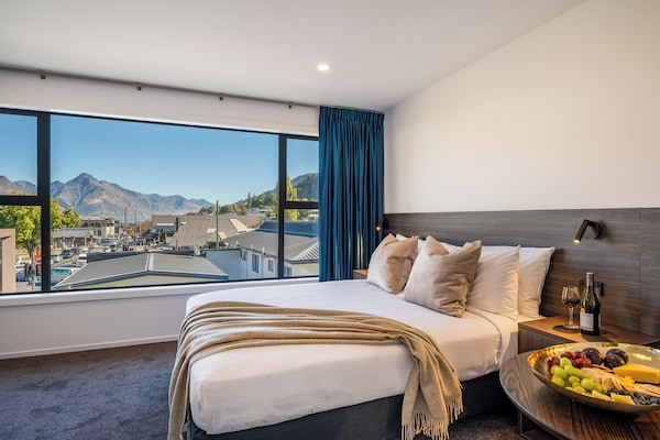 Suite-Estúdio de Luxo, 1 cama queen-size, vista para o lago | 1 quarto, roupa de alta qualidade, camas de colchão viscoelástico