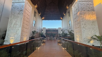 Entrada (vista interior)