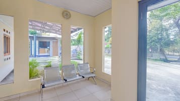 Área de estar no saguão