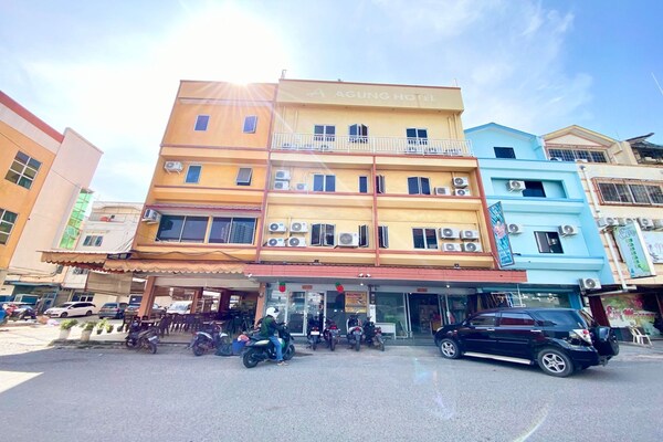 Hotel O Jodoh Near Grand Batam Mall Formerly Agung Hotel - Batam