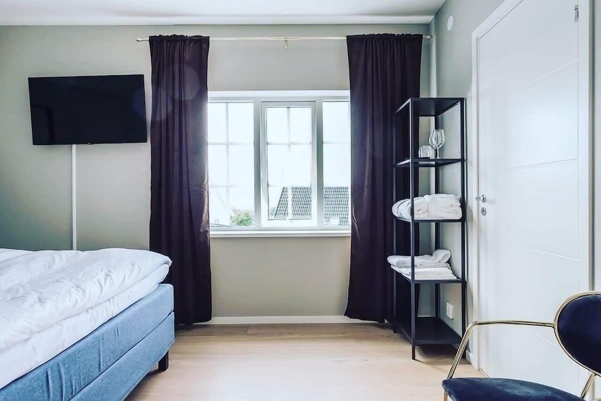 Quarto Duplo | Cortinas/cortinados opacos, ferro/tábua de engomar, Wi-fi grátis