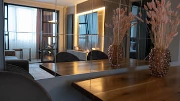 Apartamento, 1 quarto, acessível, vista para o jardim | Sala de jantar