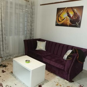 Apartamento Design | Sala de estar | Smart TV de 24 polegadas com canais digitais 