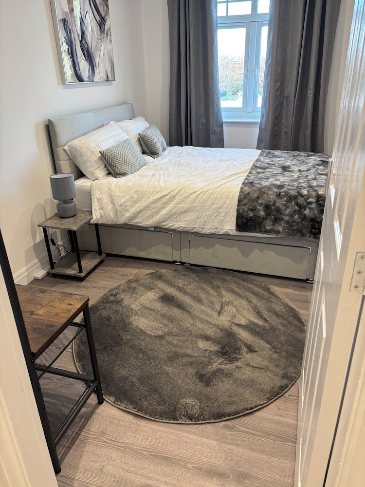 Charming 2-bedroom apartment in awesome Anlaby Common with WiFi. - Hull ...