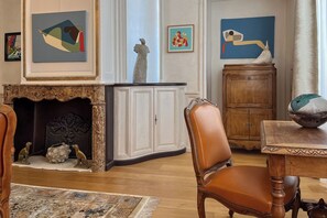 Asteria | Roupa de alta qualidade, minibar, cofre no quarto 