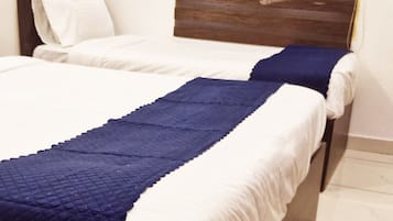 Quarto triplo luxo | Escrivaninha, Wi-Fi de cortesia