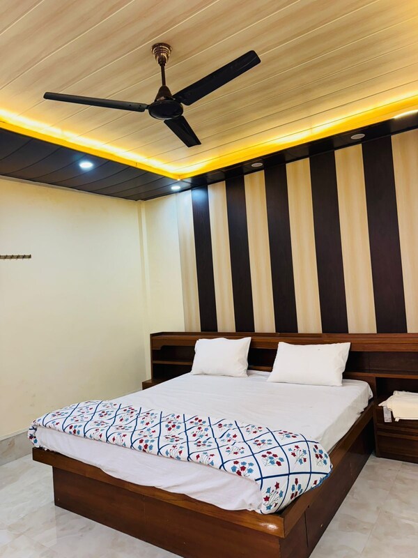 Royal Green Farm Stay - Delhi