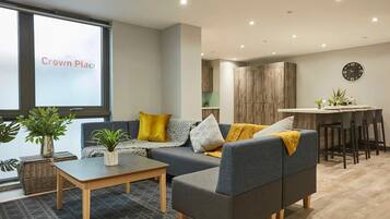 Área de estar no saguão