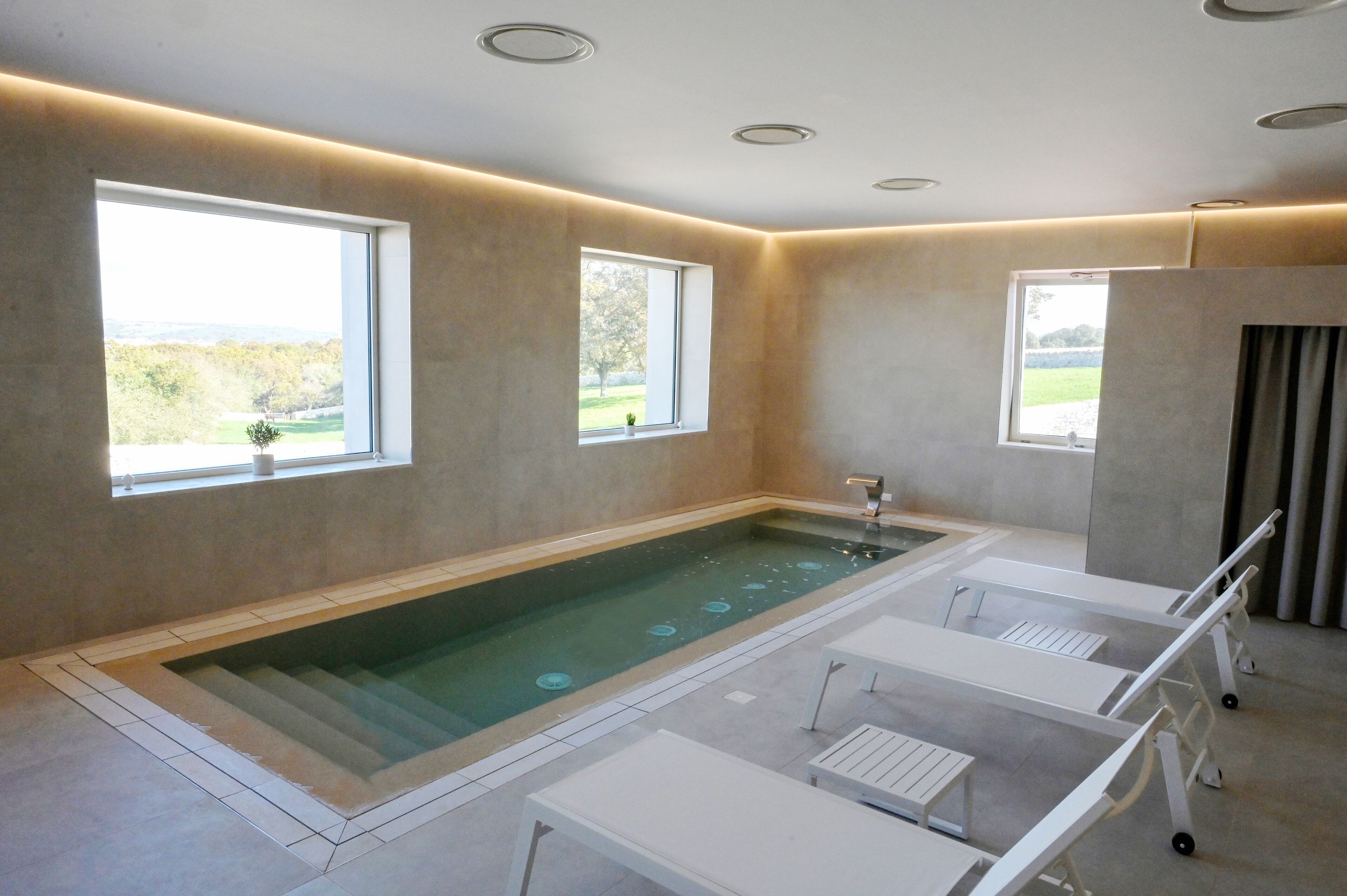 Piscina interna, piscina externa