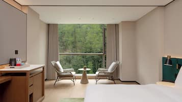 Quarto Deluxe, 1 cama king-size | Edredões de penas, cortinas/cortinados opacos, quartos insonorizados