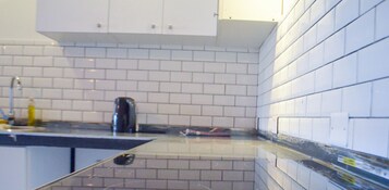 Duplex luxo, 3 quartos, sacada, vista para o lago | Cozinha privada