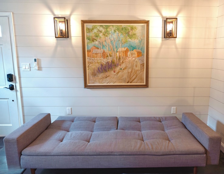 Fully Renovated 1800s Carriage House Seamlessly Blends History W/modern Luxury. - Washington, D.C.