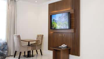 Apartamento | Área de estar | Monitores de computador, impressoras