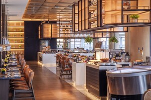 Pequeno-almoço tipo buffet diário (198 CNY por pessoa) 