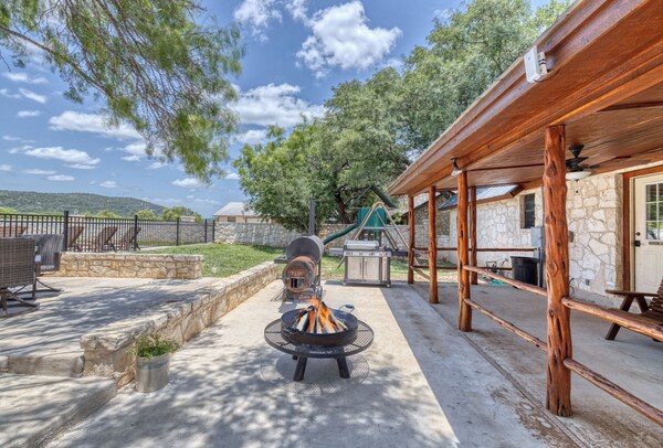 Ringers Lodge   Spacious 6-bedroom House On The River In Charming Concan - Concan, TX