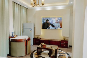 1 quarto, frigobar (abastecido com itens grátis), cofres nos quartos