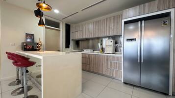 Apartamento de Luxo, Vista para a cidade | Cozinha privada