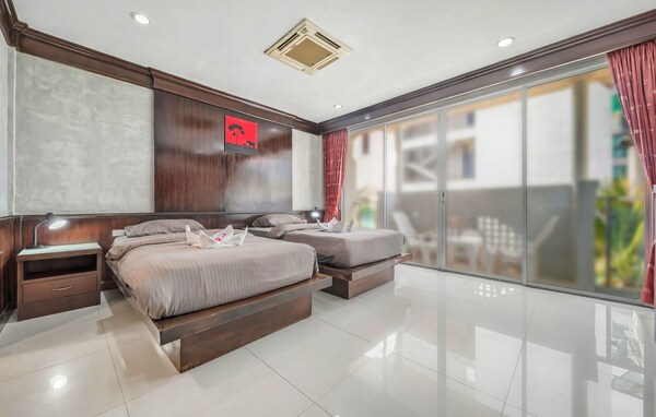 Ebs Hostel Phuket - Karon Beach