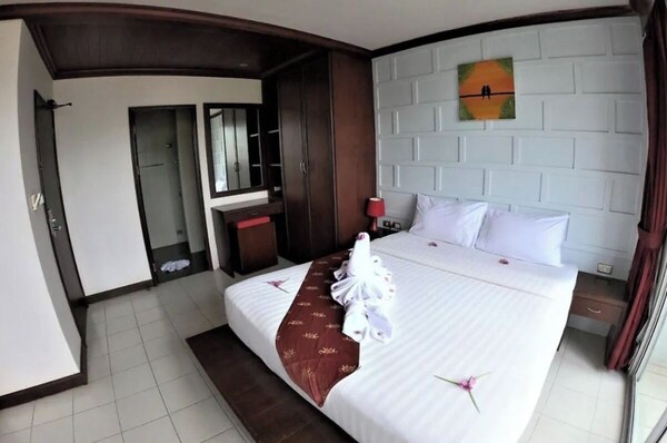 Ebs Hostel Phuket - Karon Beach