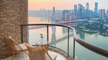 Apartamento elite, várias camas, varanda, vista para o oceano | 6 quartos, Wi-Fi de cortesia, roupa de cama