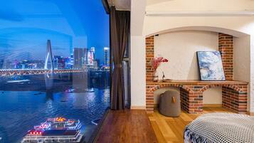 Wi-Fi de cortesia, roupa de cama