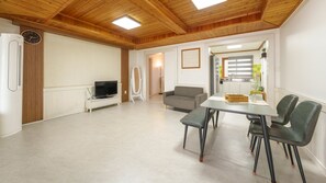 Quarto Básico, 1 quarto (Room 102 (Ocean View / Private Barbec) | 1 quarto, Wi-fi grátis 