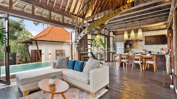 Villa, 3 quartos, piscina privativa | Sala de estar | TV de ecrã plano