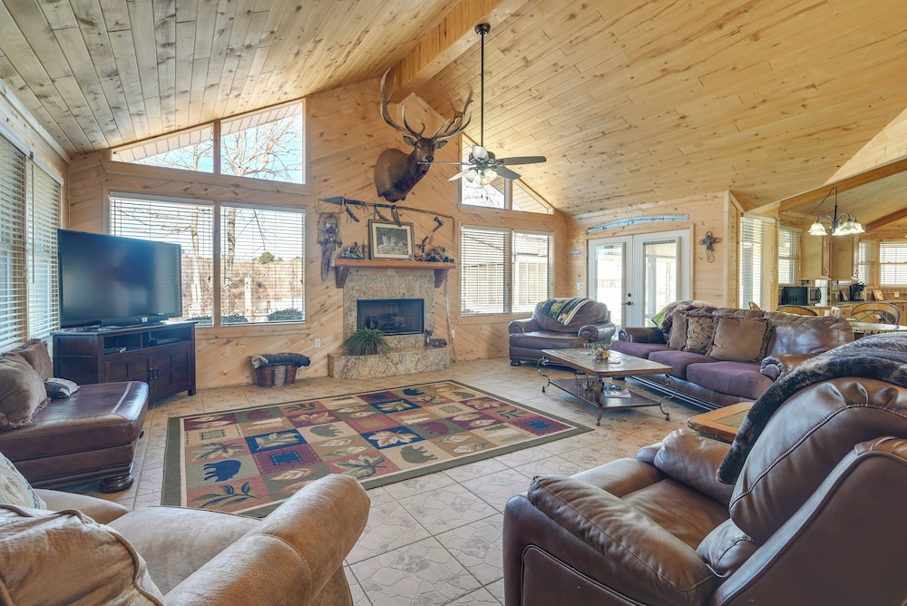 Fire Pit, Views: Lakefront Toledo Bend Retreat! - Louisiana