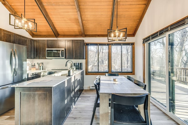 Walk To Ski Slopes: Wintergreen Resort Treehouse - Shenandoah National Park