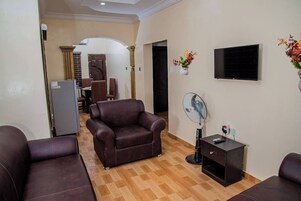 Apartamento, 2 quartos | Sala