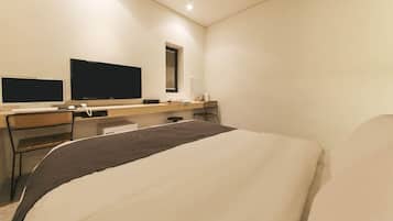 Deluxe Double | Cofre no quarto, secretária