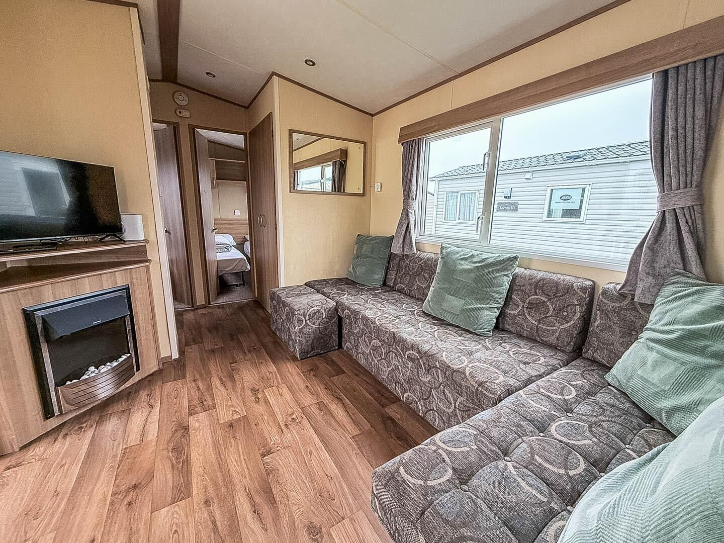 8 Berth Caravan With Decking At California Cliffs Near Scratby Beach Ref 50002e - Caister-on-Sea