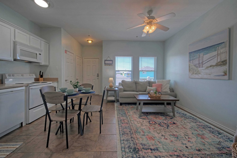 2 Condos For 14 Guests At Costa Bahia Pool, Minutes To Beach, Pet-friendly - Corpus Christi, TX