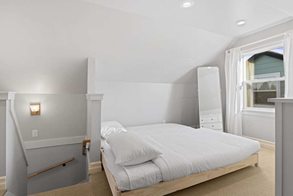 3BR 2BA Ballard Blue, Seattle - Seattle | Vrbo