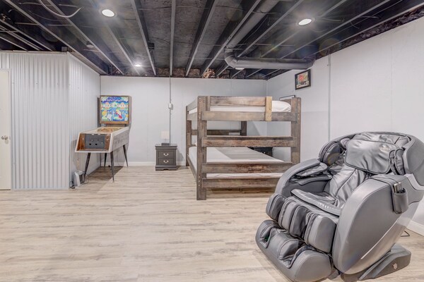 Remodeled And Inviting Free Ev - Kirkwood, MO