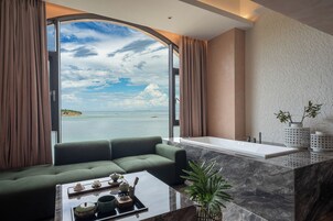 Quarto duplo panorâmico | Roupas de cama premium, edredons de pluma, individualmente decorados