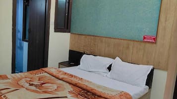 Quarto Standard | Roupa de alta qualidade, secretária, quartos insonorizados