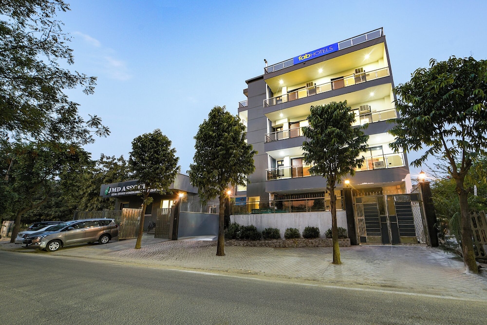Fabhotel Rr Premium - Gurugram
