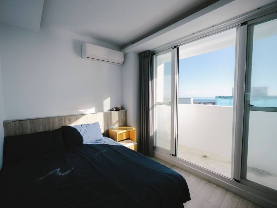 Quarto casal básico, 1 cama de casal, vista para o oceano | Wi-Fi de cortesia