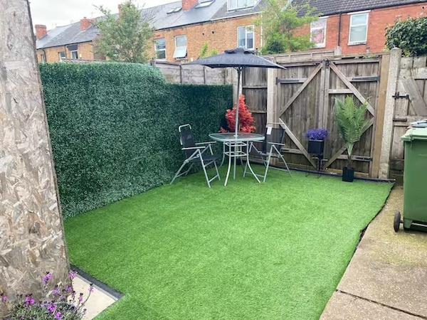 Cosy 2 Bed House - Sleeps 3, Parking & Garden - Nottingham