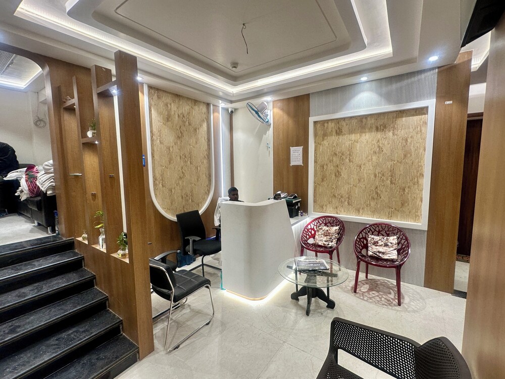 Hotel Deep Palace - ワーラーナシー