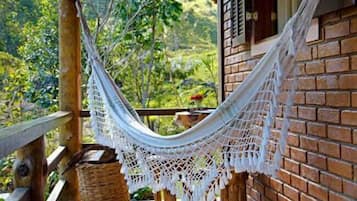 Chalé com Banheira de Hidromassagem | Vista do quarto