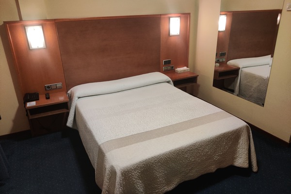 Quarto casal | Edredons de pluma, Wi-Fi de cortesia, roupa de cama