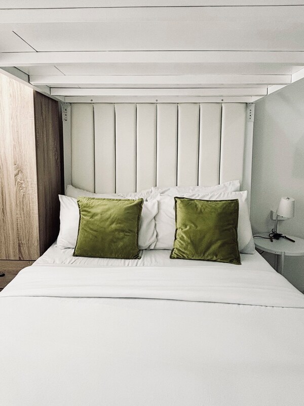 Trendy Studio With Bunk Bed - Iloilo City