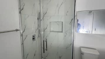 Dormitório compartilhado, 1 quarto, para fumantes | Banheiro
