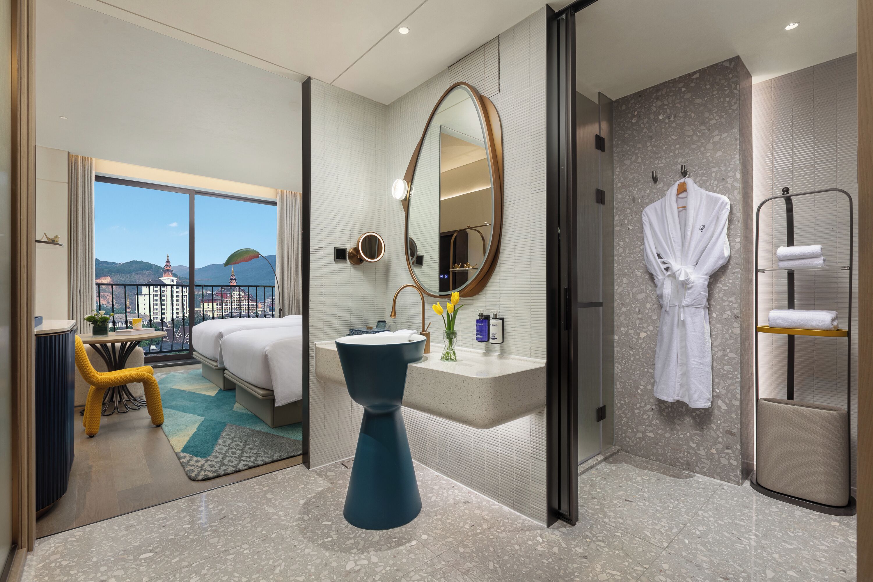Quarto Standard, 2 camas individuais, varanda | Roupa de alta qualidade, minibar grátis, cofre no quarto 
