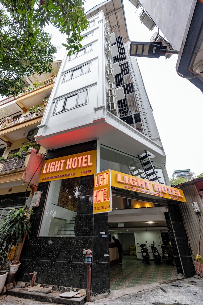 Light Hotel - Thach Ban