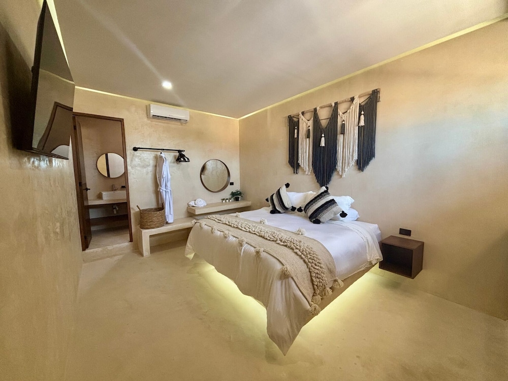 Holbox Midtown Suites - Holbox