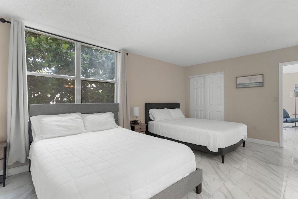 Bay Harbor Sunset Apt 2a - Surfside, FL