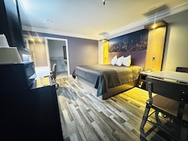 Quarto Superior, Vista para a cidade | Secretária, secretária adequada para computadores portáteis